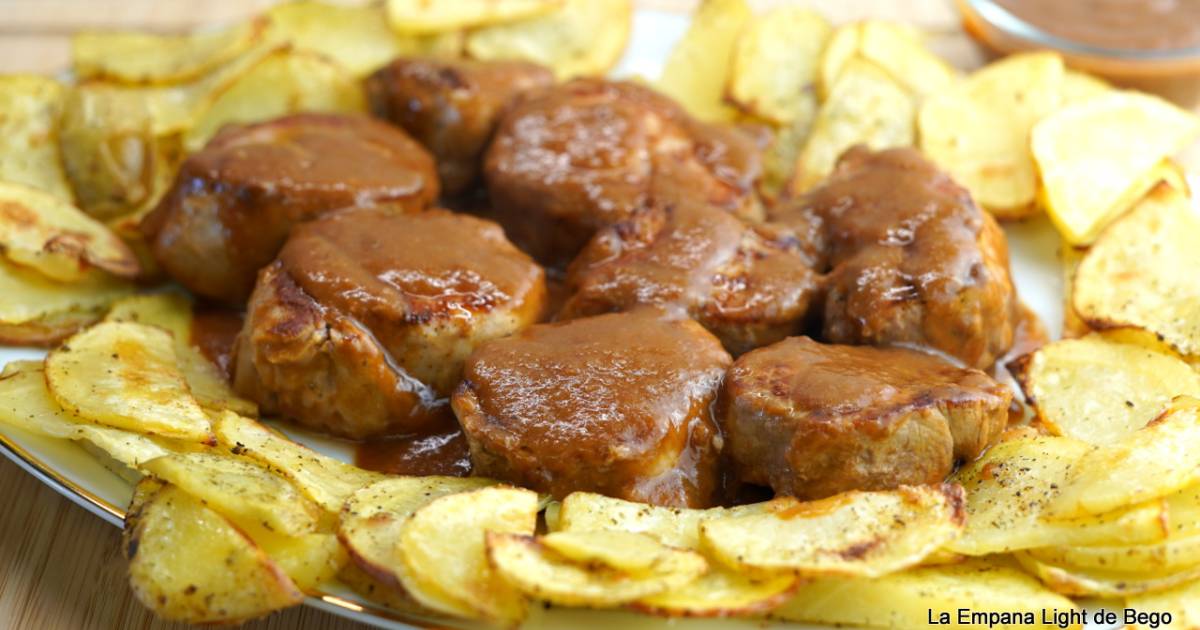 Solomillo de cerdo en salsa para navidad con patatas rústicas-receta ...