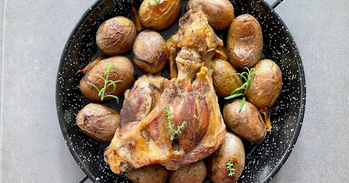 Codillo de cerdo con patatas en olla de cocción lenta. ¡la receta más ...