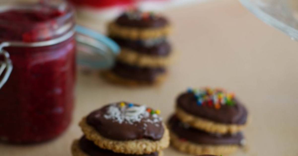 Galletas rellenas con mermelada o galletas pims | Cocina y recetas fáciles