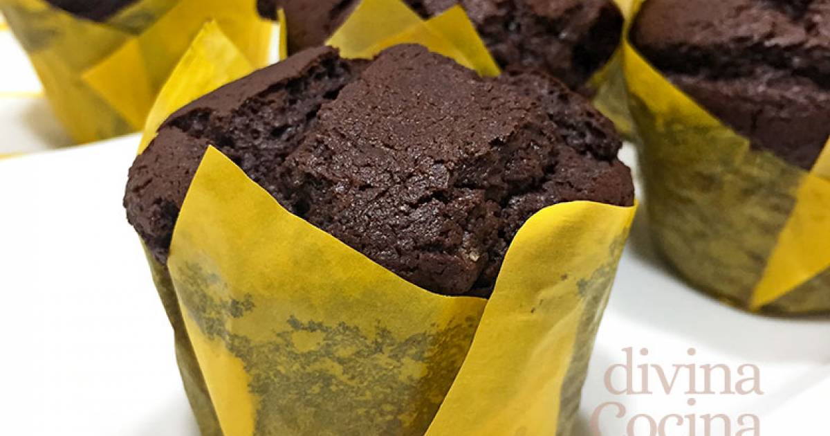 Muffins de chocolate negro al estilo americano | Cocina y recetas fáciles